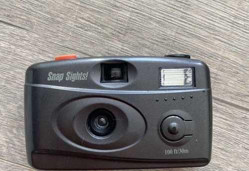 Плёночный фотоаппарат с чехлом