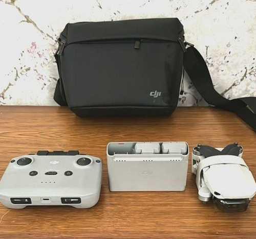 Квадрокоптер DJI Mavic Mini 2 Fly More Combo