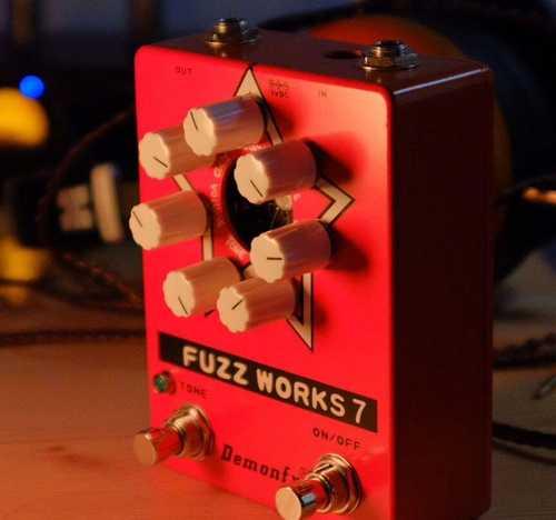 Педаль Fuzz DemonFX Fuzz Works 7