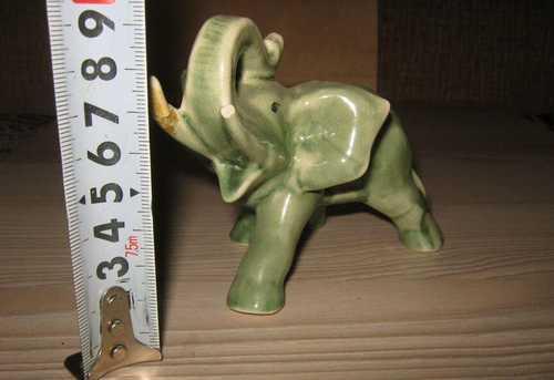 Фигурка фарфоровая Африканского слона в гневе