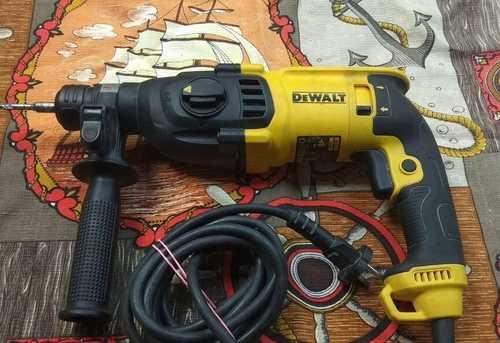 Перфоратор DeWalt D25133 liru