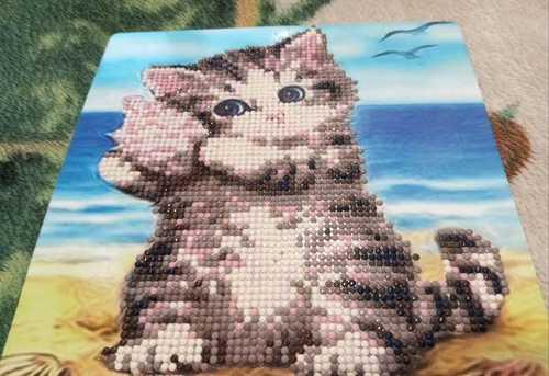 Алмазная мозаика котик с ракушкой. Собраная