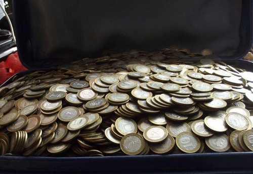Монета 10 рублей биметал.Список внутри