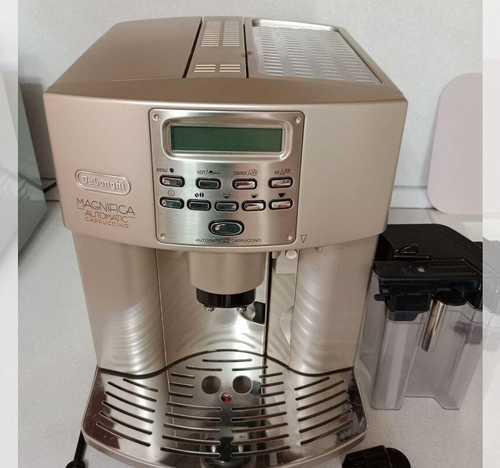 Кофемашина delonghi magnifica