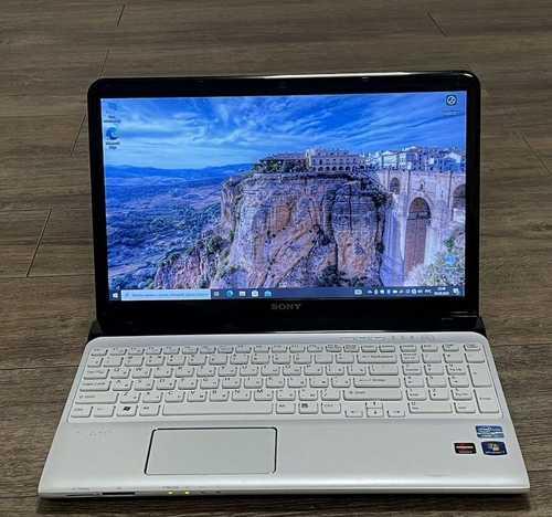 Ноутбук Sony vaio SVE151C11V