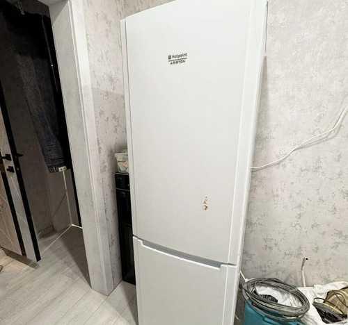 Холодильник hotpoint ariston бу