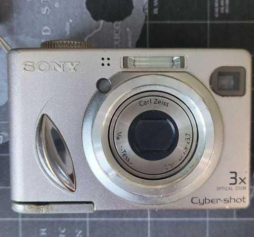 Цифровой фотоаппарат Sony cyber shot carl zeiss W5