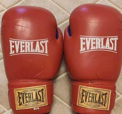 Боксерские перчатки 10 oz everlast