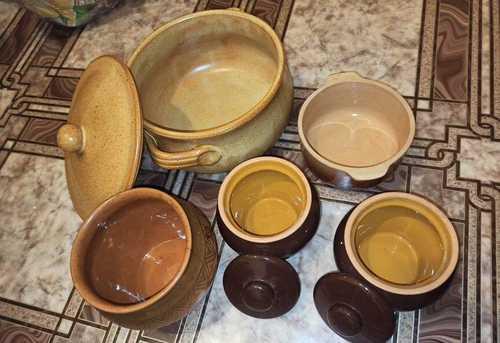 Глиняная посуда: кастрюля и горшочки