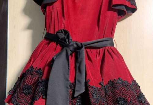 Платье красный бархат