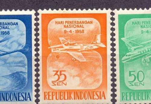Марки почтовые Индонезия 1958 год Авиация