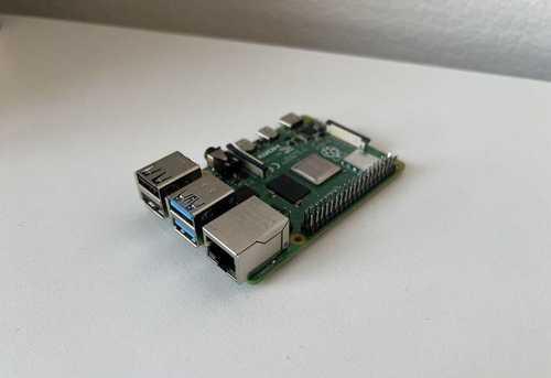 Микрокомпьютер Raspberry Pi 4 (8 озу) + SD карта