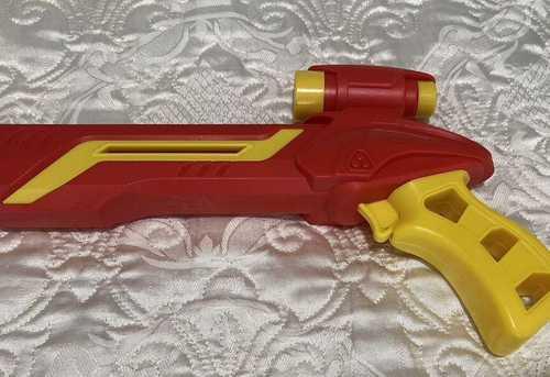 Детская игрушка красный пистолет