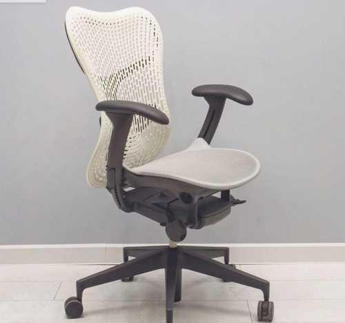 Компьютерное кресло Herman Miller Mirra