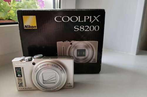 Цифровой фотоаппарат Nikon CoolPix S8200