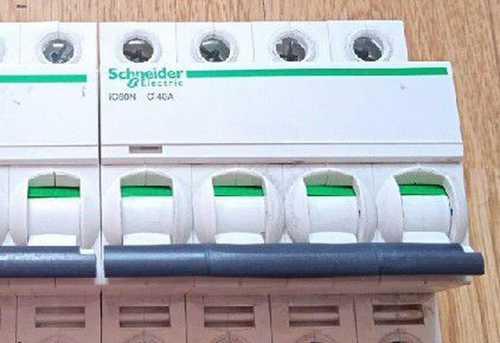 Автомат Schneider Electric4P 40А