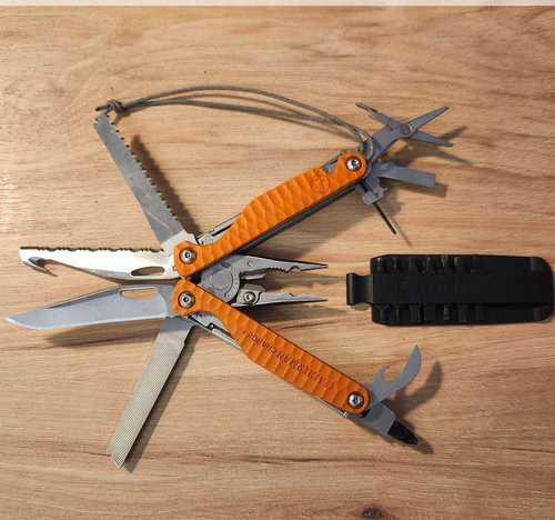 Мультитул Leatherman Charge Plus G10 Orange