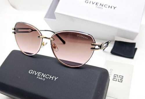 Солнцезащитные очки Givenchy