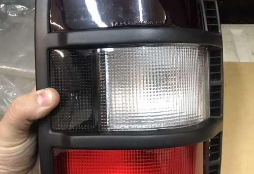 Фонарь задний mitsubishi pajero 2