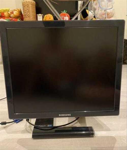 Монитор Samsung SyncMaster 971P