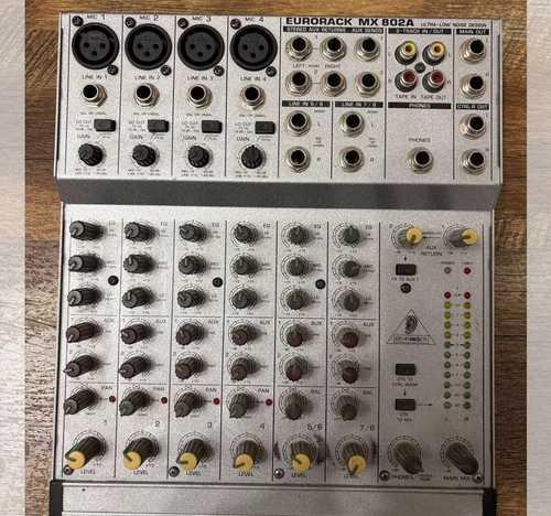Микшерный пульт Behringer MX 802A