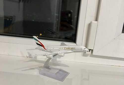Модель самолете airbus A380
