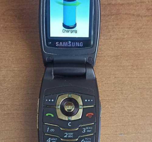 Samsung Versus SGH-E500