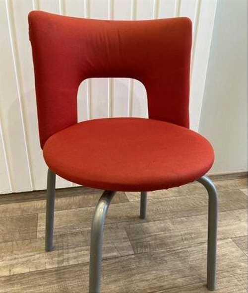 2 стула (крутящиеся)