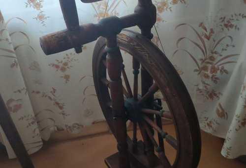 Прялка старинная с колесом