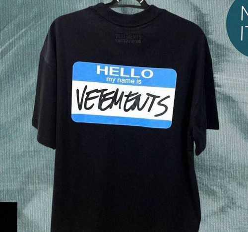 Редкая футболка Hello, my name is Vetements