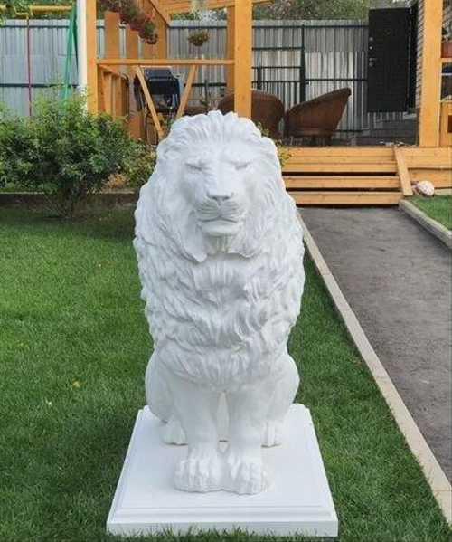 Скульптура Императорский лев из бетона