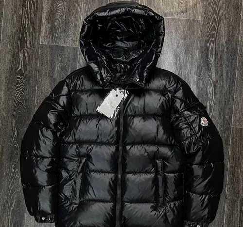 Пуховик Moncler