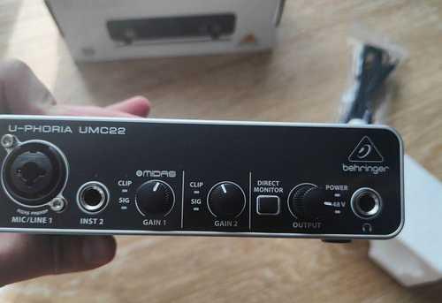 Аудиоинтерфейс Behringer U-Phoria UMC22