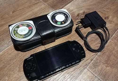 Sony PSP 3008 две игры чехол