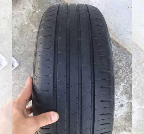 Kumho Ecsta HS51 205/65 R15 94V