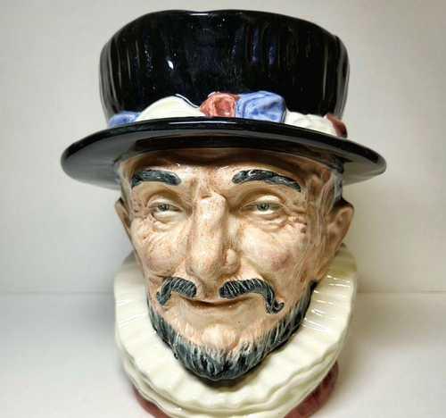 Большая кружка кувшин тоби. Royal doulton