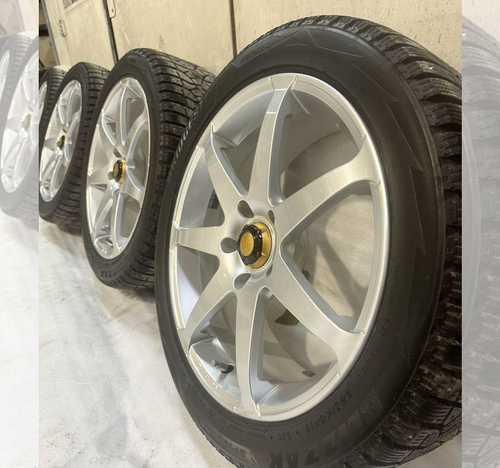 Bridgestone Blizzak Spike-02 225/45 R17 T