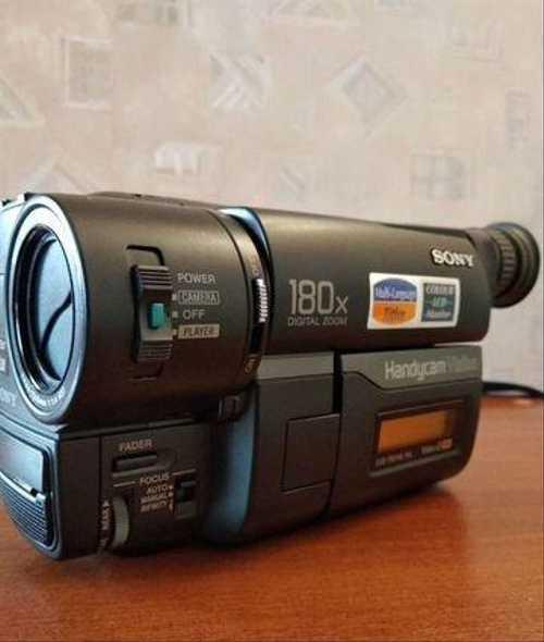 Видеокамера Sony Handycam CCD-trv16e