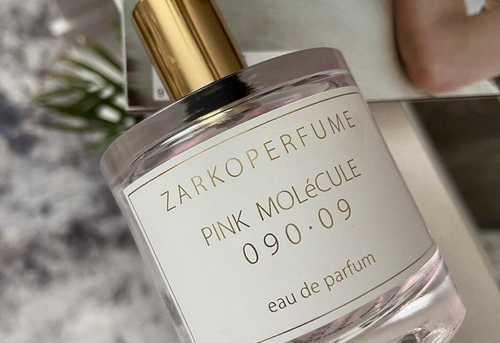 Pink molecule zarko perfume 090