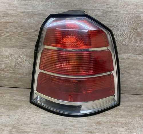 Фонарь правый Opel Zafira B дорестайлинг 112127
