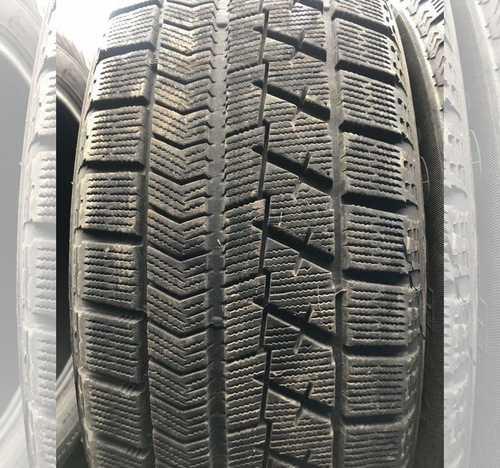 Bridgestone Blizzak VRX 215/60 R17 96S