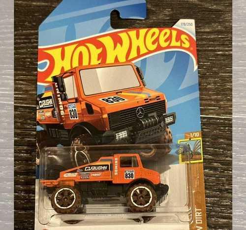 Hot wheels 1:64 mercedes-benz unimog