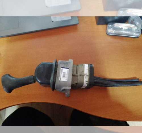 Кран ручного тормоза Mers Actros