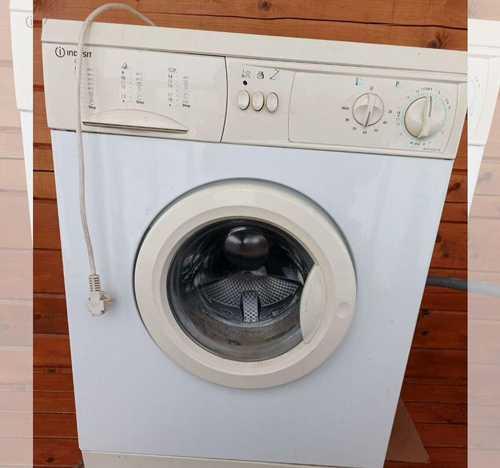 Стиральная машина indesit WGS 634 TX R узкая