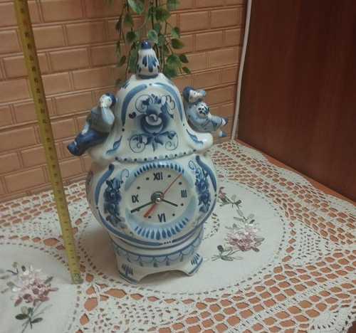 Часы настольные гжель
