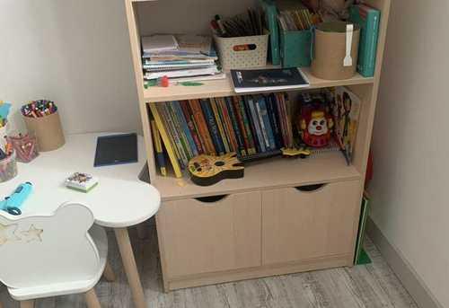 Детский книжный шкаф в идеальном состоянии