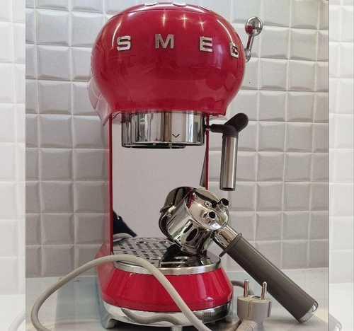 Кофемашина smeg