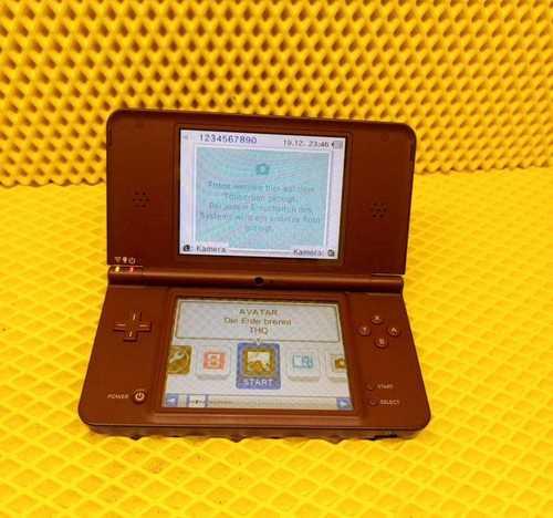 Игровая (консоль) приставка Nintendo DSi XL, без и