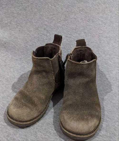 Ботинки весенние для девочки UGG 25