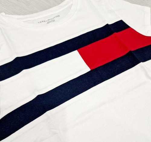 104 см, 116 см, 122 см футболка от tommy hilfiger